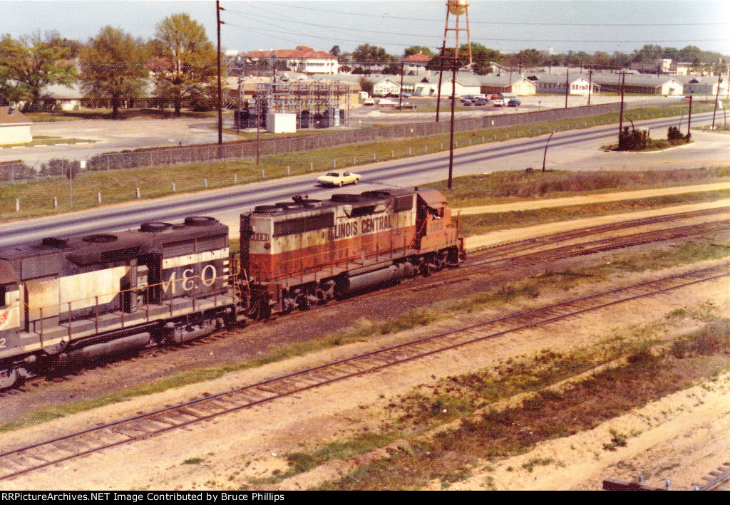 Illinois Central GP40 leads ICG freight into ex GM&O yard